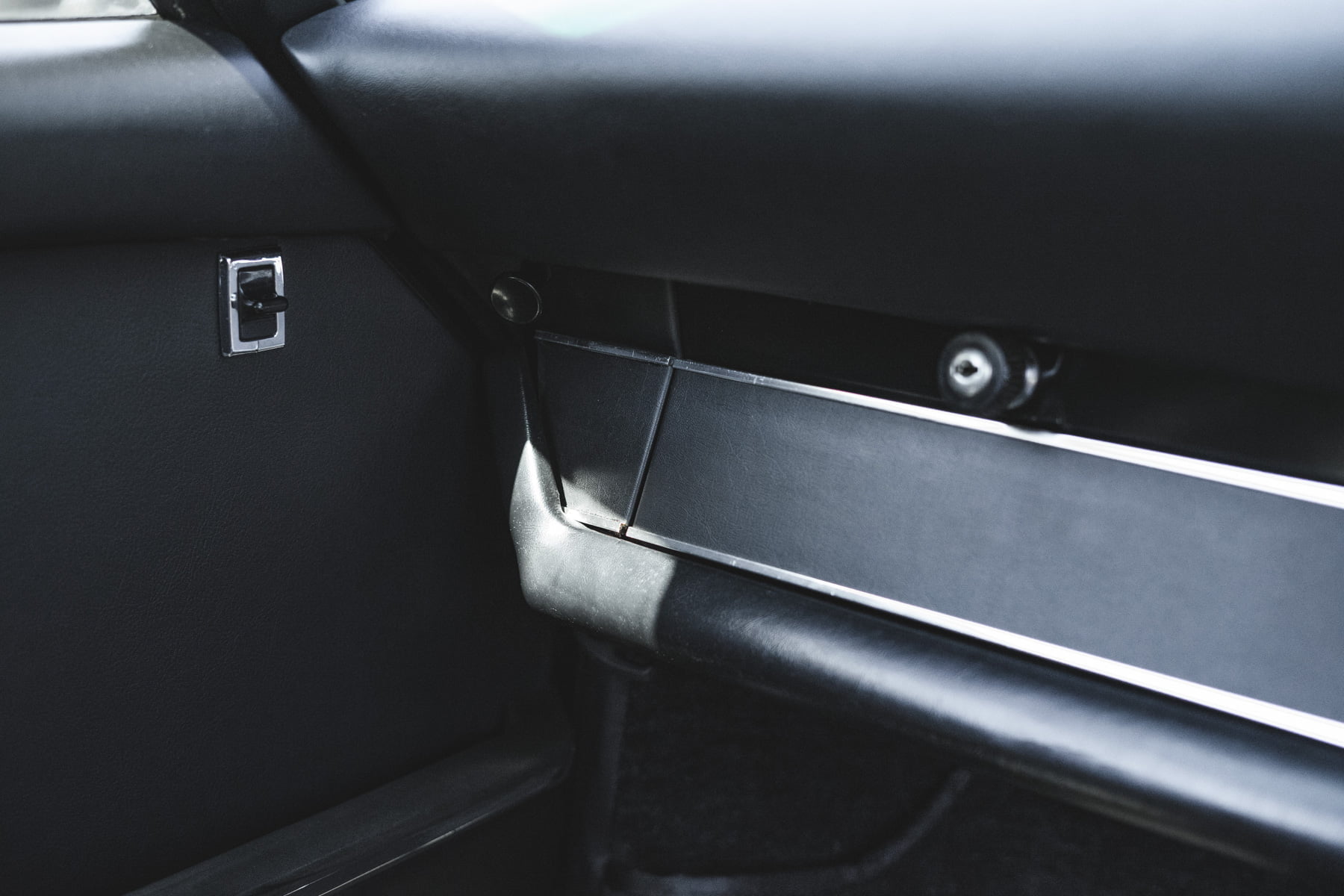 1973 RHD Porsche 911 2.4E For Sale